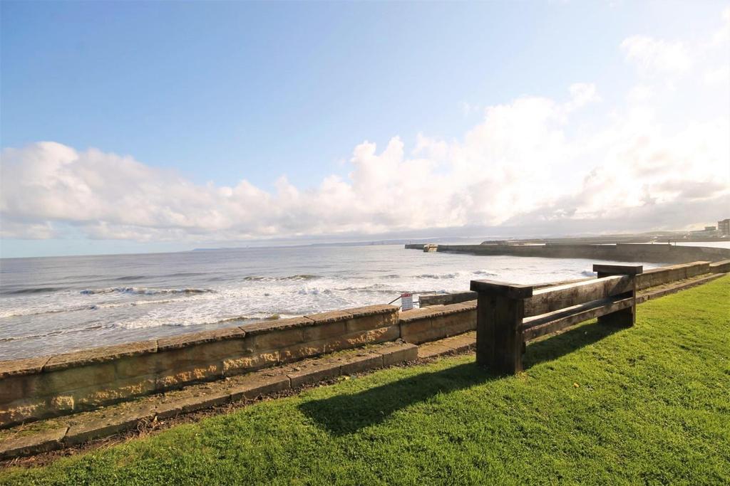 Mariners Point, Marina, Hartlepool 2 bed apartment - £100,000