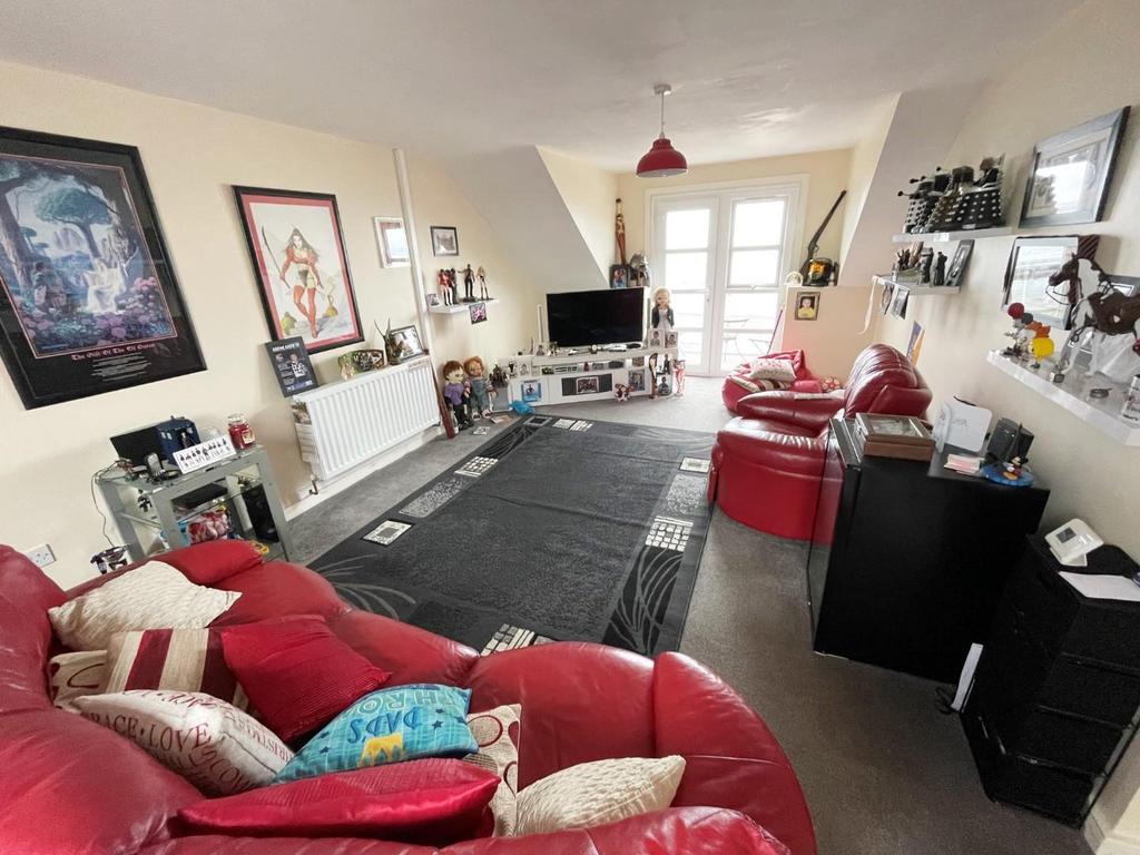 Mariners Point, Marina, Hartlepool 2 bed apartment - £100,000