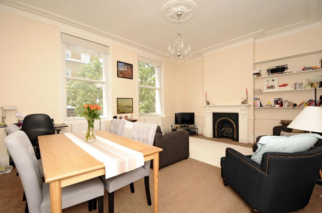 Upper Street Islington N1 2 bed maisonette - £2,500 pcm (£577 pw)
