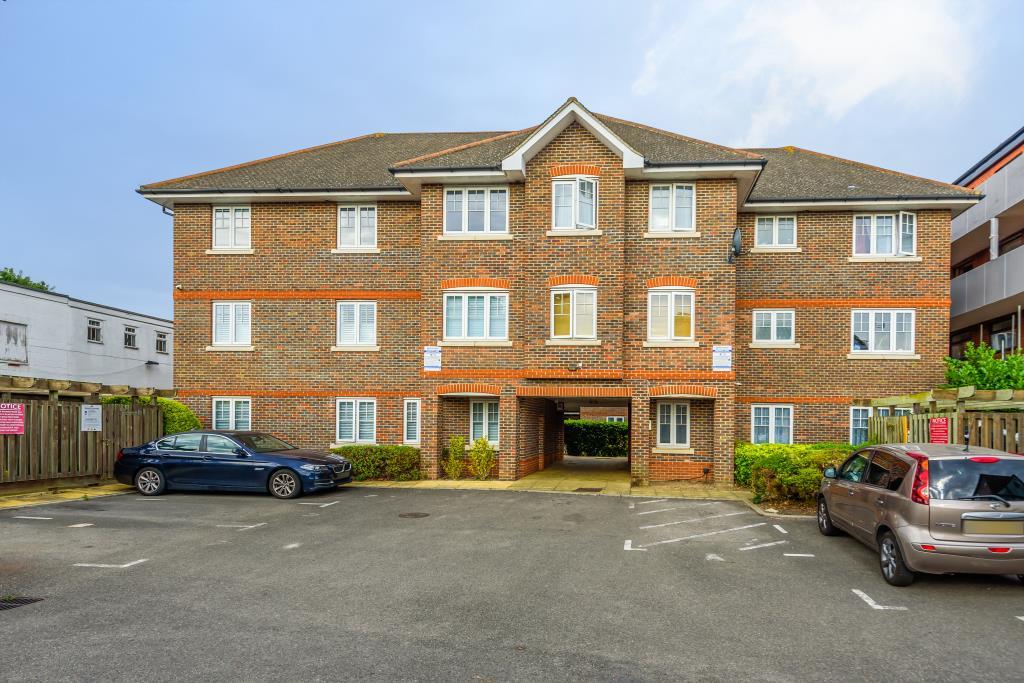 Slough, Berkshire, SL1 1 bed flat - £150,000