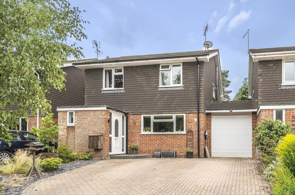 Stonehouse Road, Liphook 3 bed detached house - £600,000