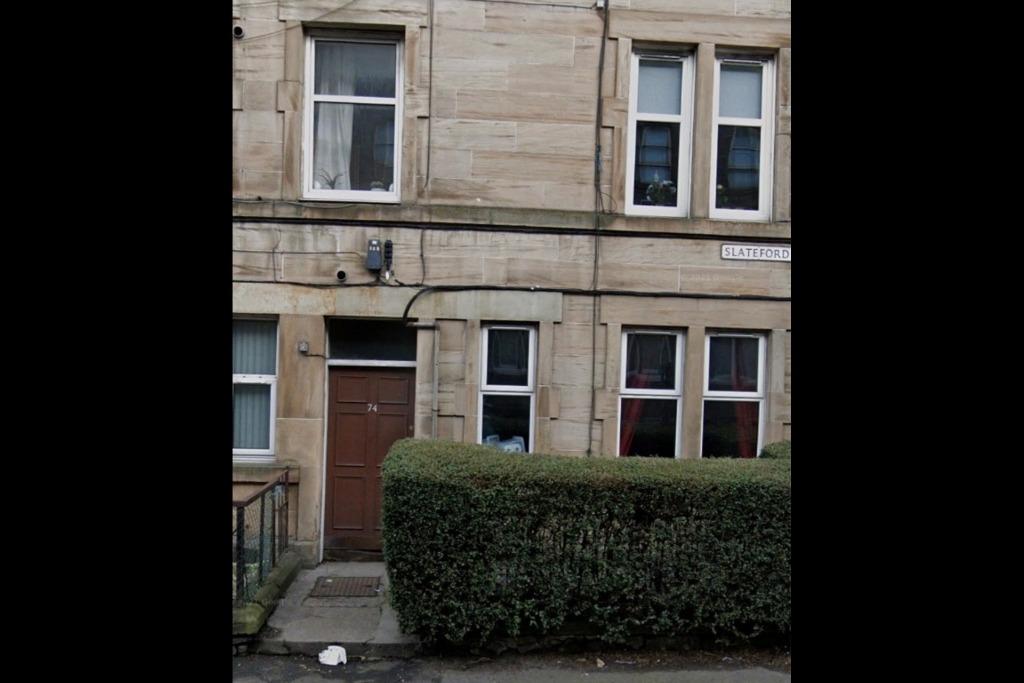 Slateford Road, Slateford, Edinburgh... 2 bed flat - £1,200 pcm (£277 pw)