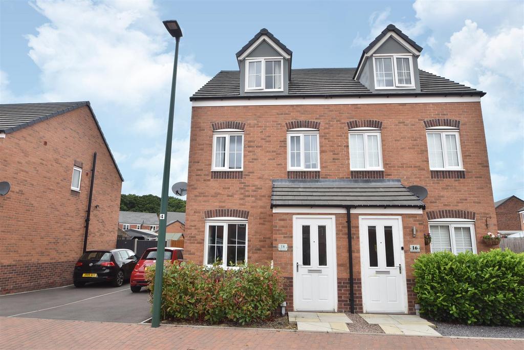 18 Pikemen Avenue, Shrewsbury, SY1 4FE 3 bed semi-detached house - £250,000