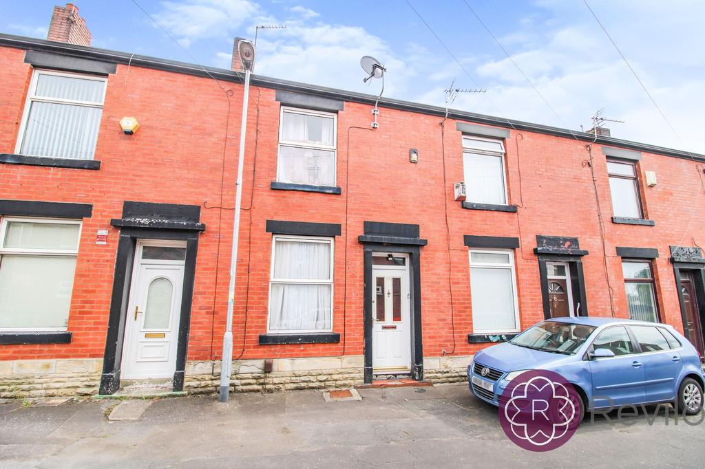 Freetrade Street, Rochdale, OL11 2 bed terraced house - £105,000