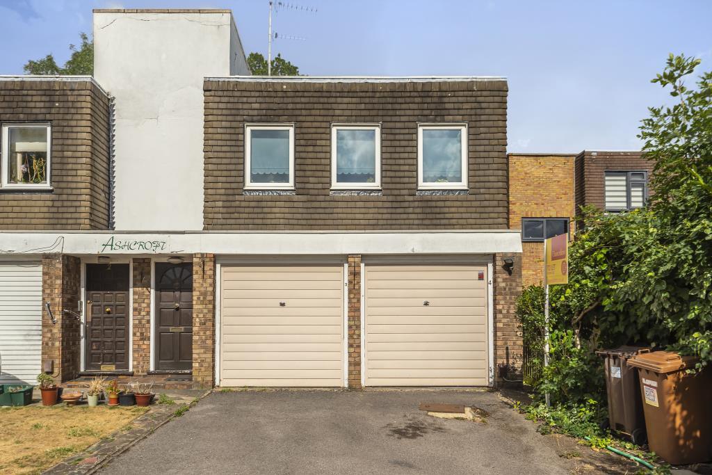 Stanmore, Greater London, HA7 2 bed maisonette - £1,650 pcm (£381 pw)