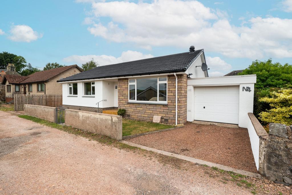 Meadow Road, Leuchars, KY16 3 bed detached house - £275,000