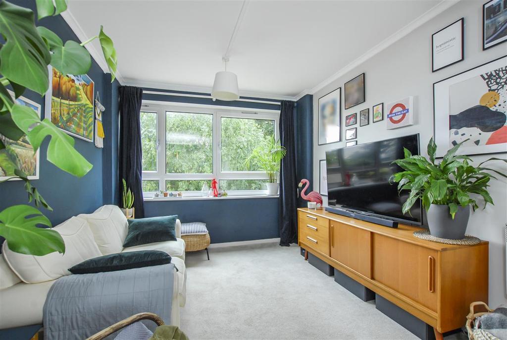 Edgecombe House, Whitlock Drive... 2 bed apartment - £350,000