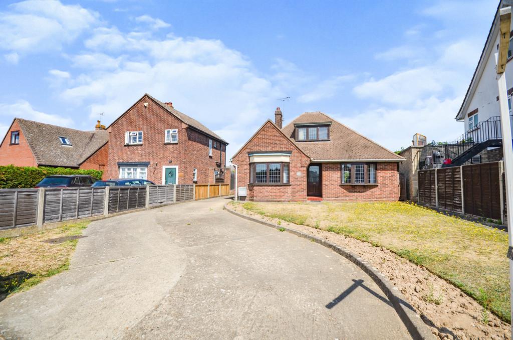 Prettygate Road, Colchester, Essex... 1 bed chalet - £360,000