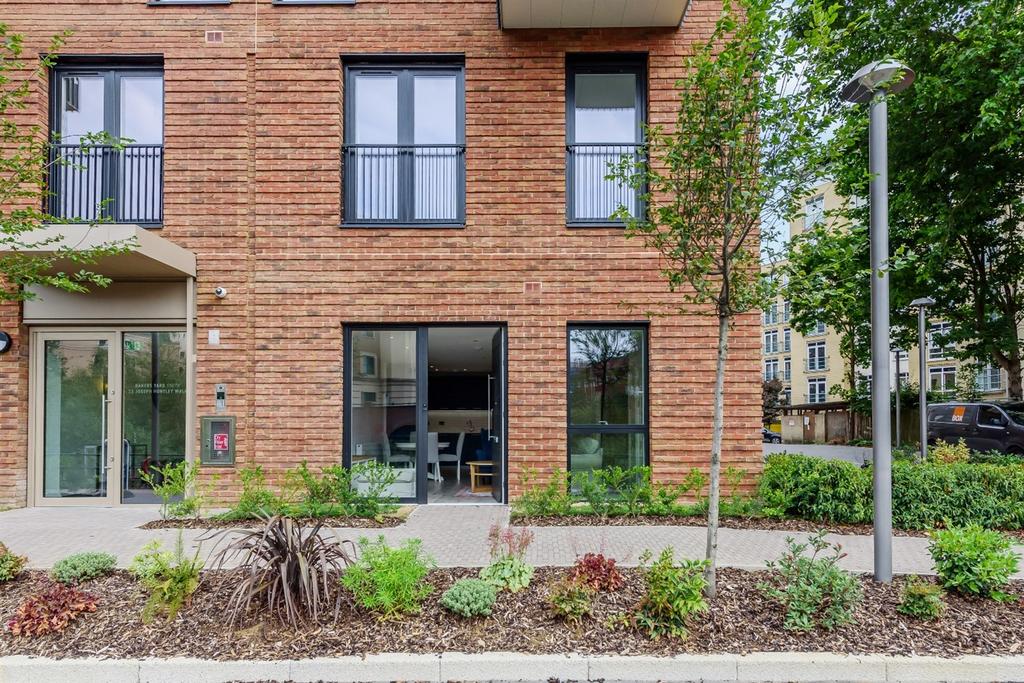Joseph Huntley Walk, Reading, RG1 2 bed apartment - £2,150 pcm (£496 pw)