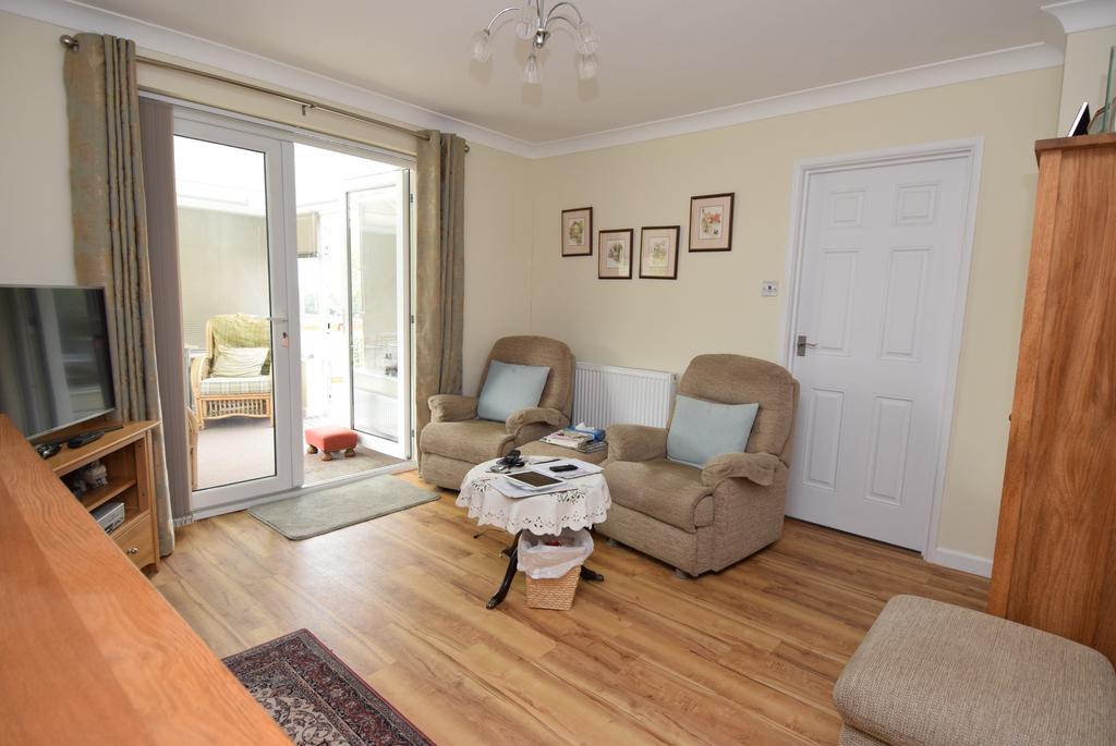 Larkhill Road, Durrington, Salisbury... 3 bed detached bungalow - £435,000
