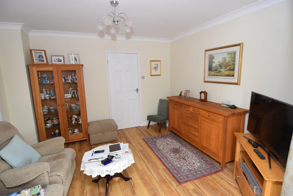 Larkhill Road, Durrington, Salisbury... 3 bed detached bungalow - £435,000
