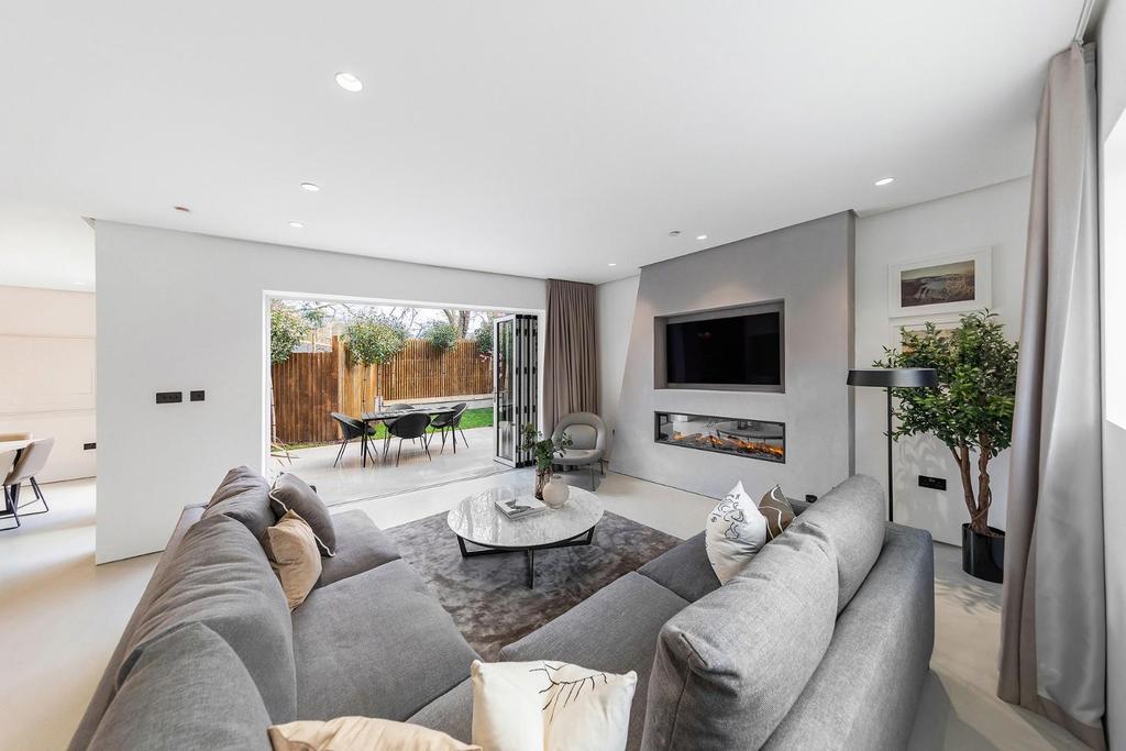 Fairmount Road, SW2 4 bed house - £4,498 pcm (£1,038 pw)