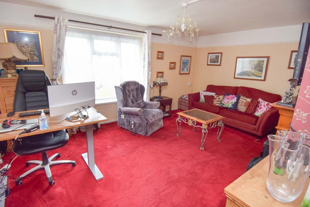 Antrobus Road, Amesbury, Salisbury... 2 bed flat - £144,950