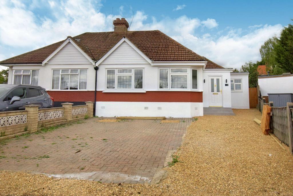 Dale Close Pinner Ha5 3 Bed Semi Detached Bungalow For Sale £719 950