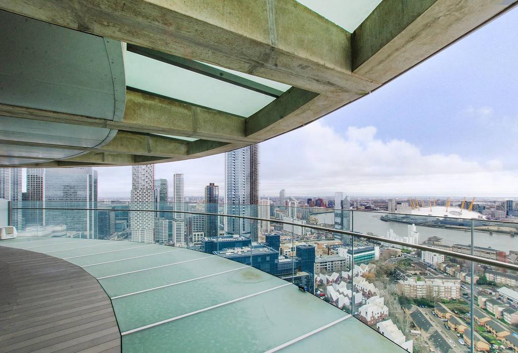 Arena Tower, Tower Hamlets, London, E14 2 bed flat - £800,000