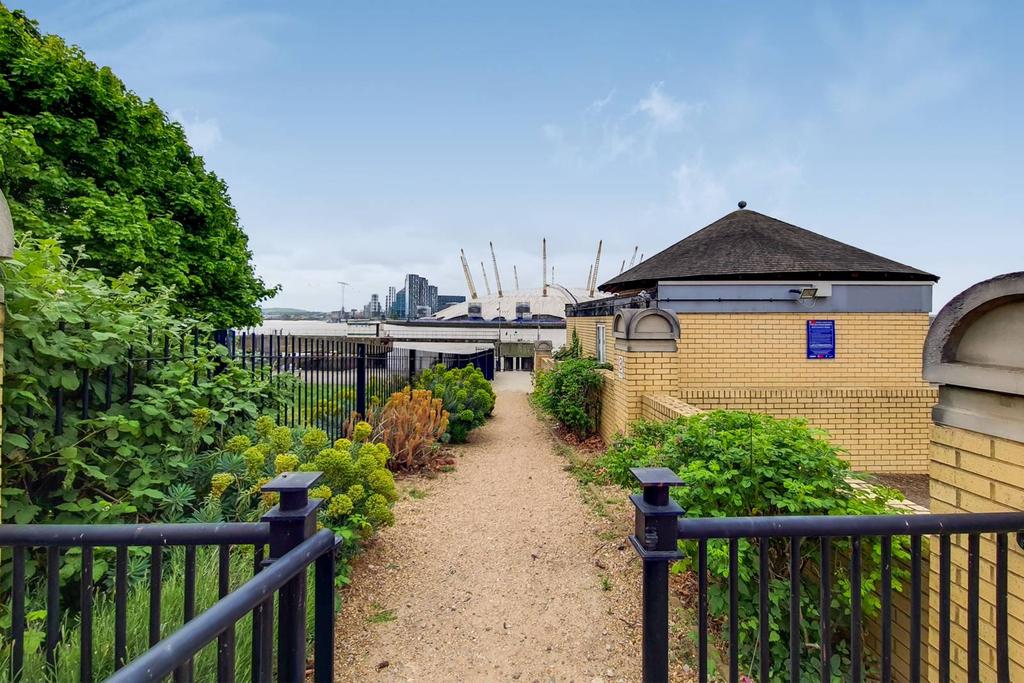 Susan Constant Court, Canary Wharf, London, E14 1 bed flat - £350,000