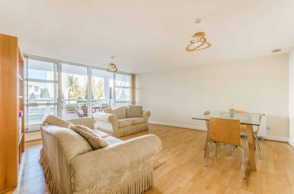 Pierhead Lock, Canary Wharf, London, E14 2 bed flat - £2,200 pcm (£508 pw)