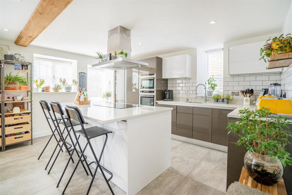 Whitelands Farm, Bicester 3 bed character property for sale - £625,000
