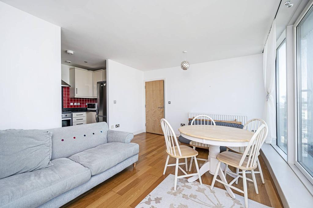 Stratford Eye, Stratford, London, E15 2 bed flat - £425,000