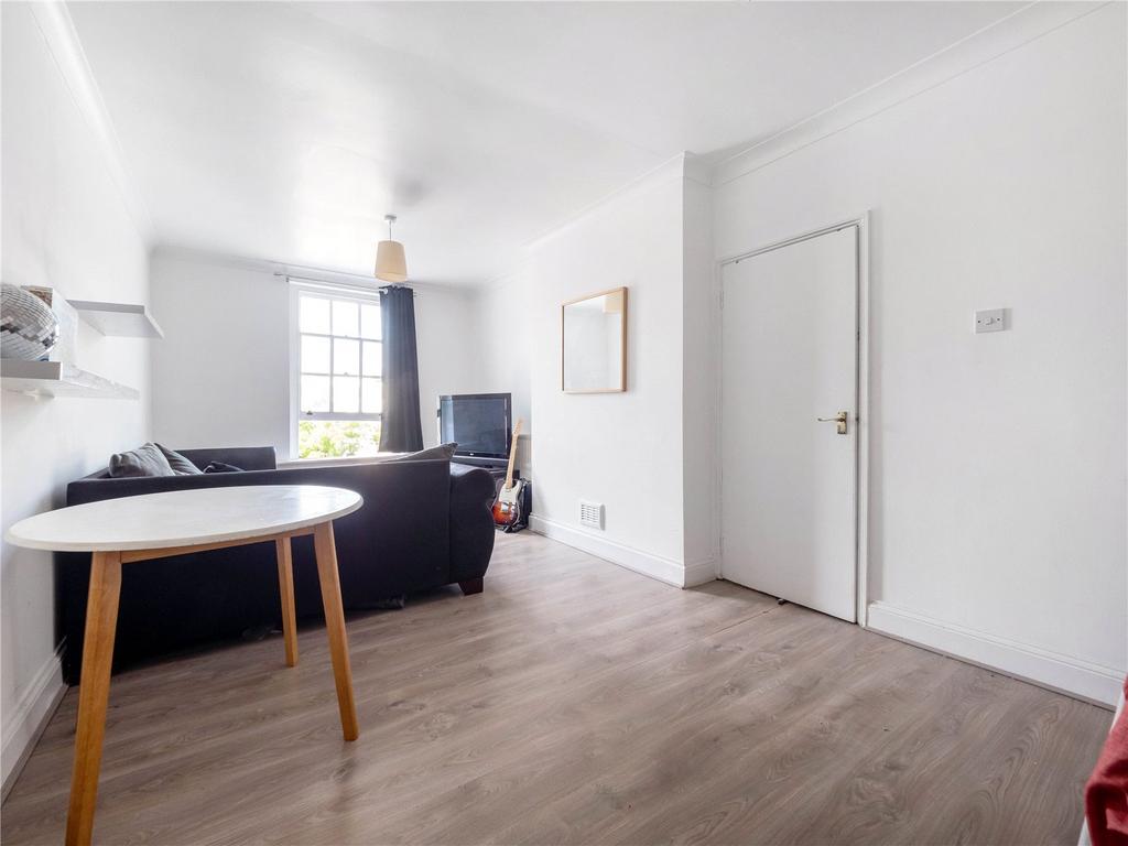 Voltaire Road, LONDON, SW4 2 bed flat for sale - £375,000