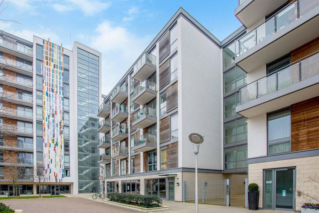 Great West Quarter, Brentford, TW8 1 bed flat - £1,650 pcm (£381 pw)
