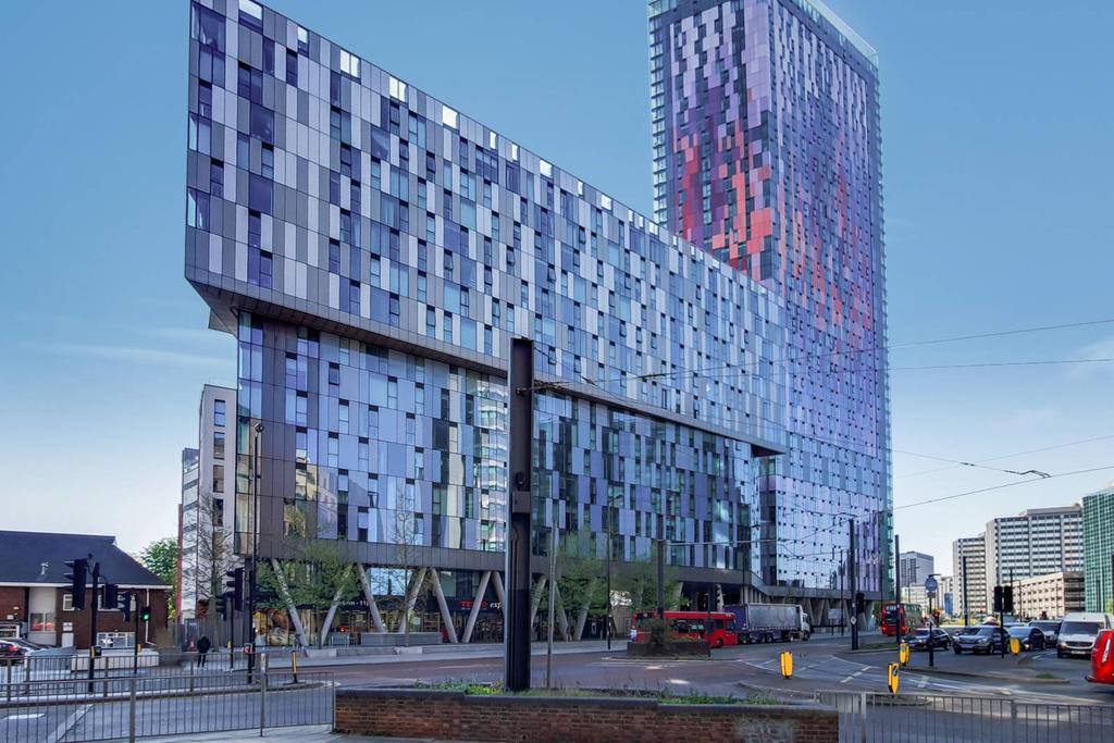 Pinnacle Apartments, Central Croydon... 1 bed flat - £275,000