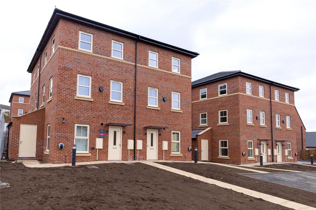 Barden Lane, Leeds, West Yorkshire, LS14 2 bed townhouse - £850 pcm (£ ...