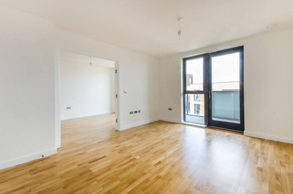 Copperwood Place, Greenwich, London... 3 bed flat - £600,000
