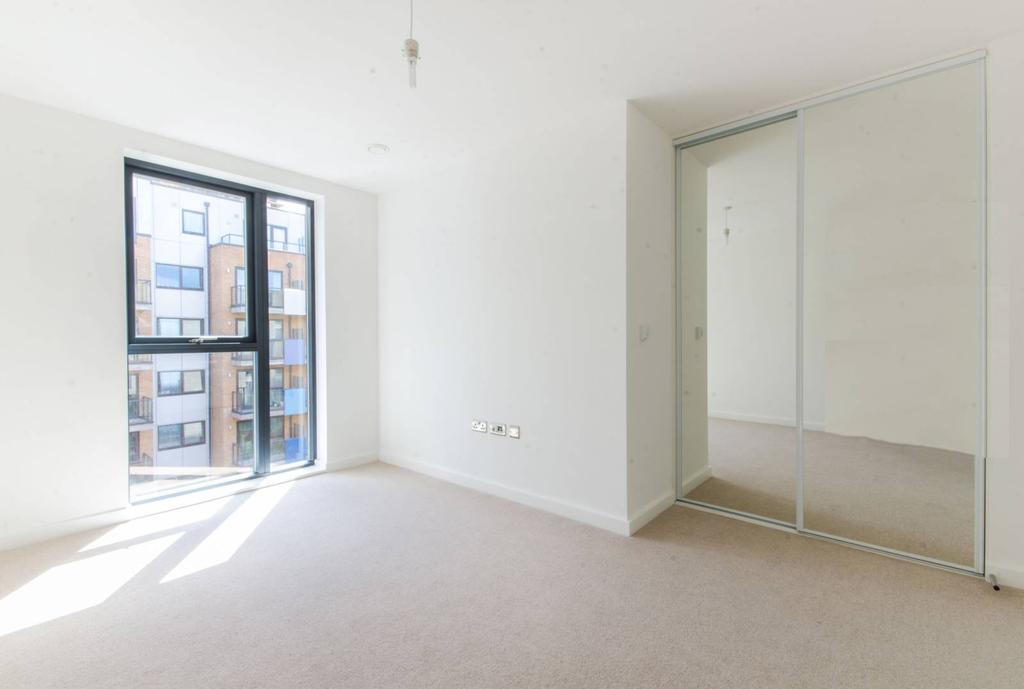 Copperwood Place, Greenwich, London... 3 bed flat - £600,000