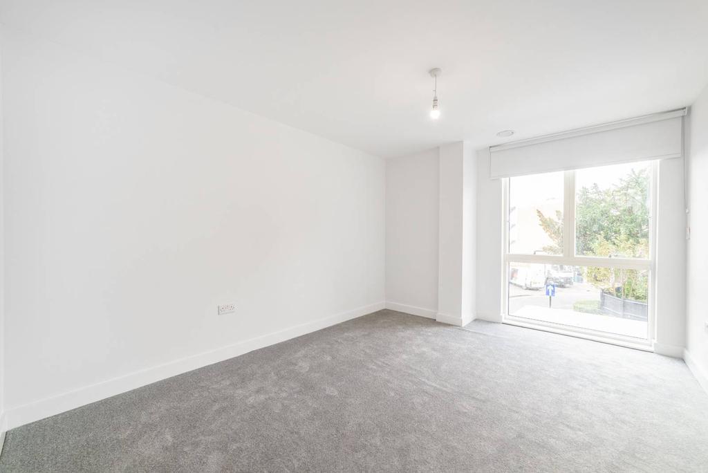 Gayton Road, Harrow, HA1 3 bed flat - £2,200 pcm (£508 pw)