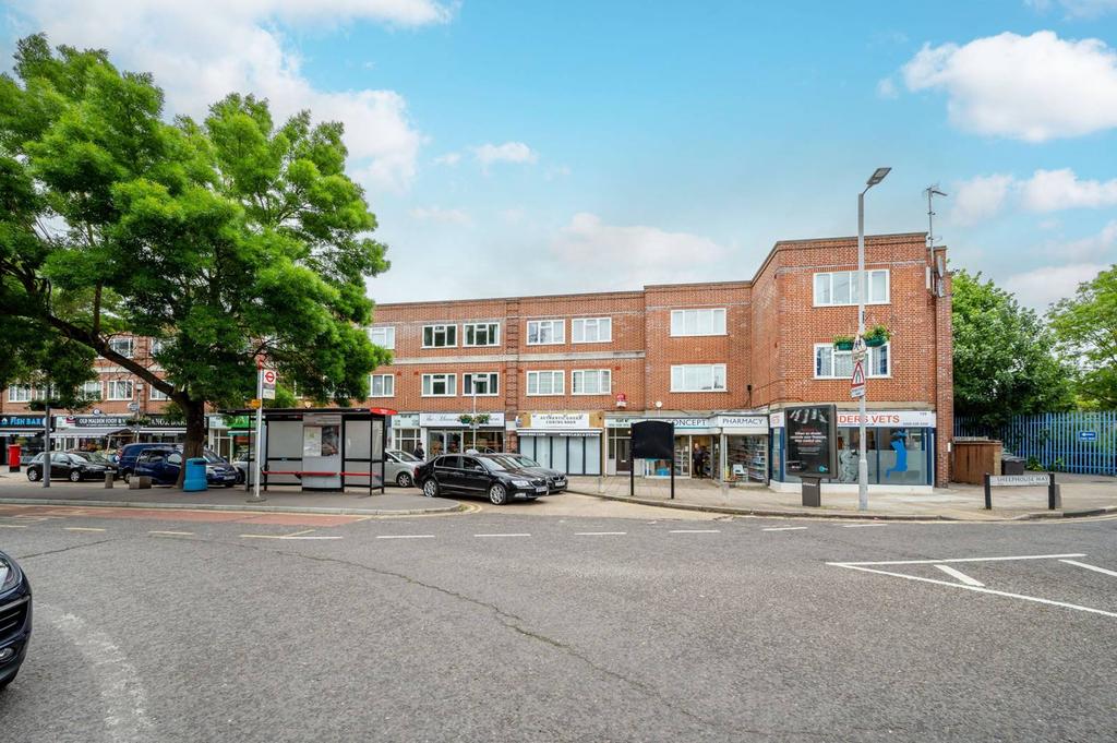 Manor Drive North, New Malden, KT3 1 bed flat - £130,000
