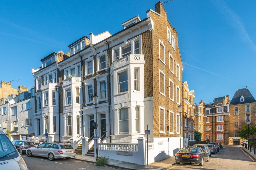 Gordon Place, Kensington, London, W8 3 bed flat - £1,600,000