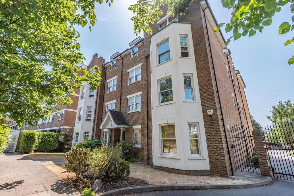 Belmont Hill, Lewisham 2 bed flat - £485,000