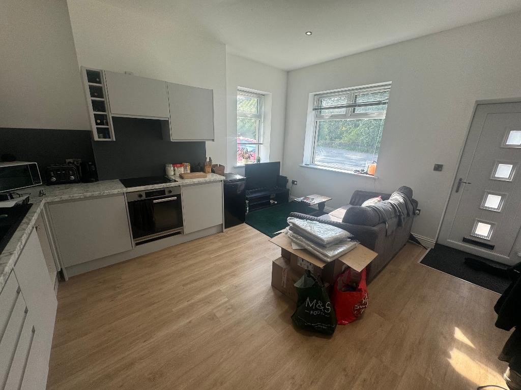Gisburn Road, Barrowford, BB9 6JD 1 bed flat - £800 pcm (£185 pw)