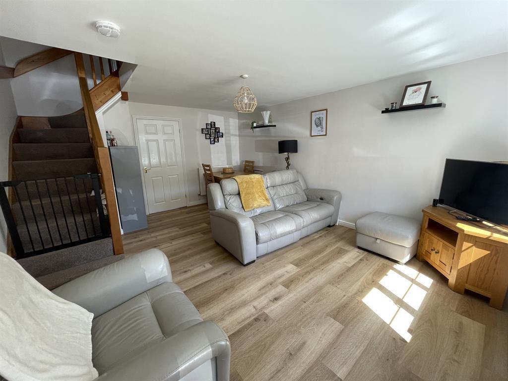 The Slade, Dursley, GL11 4JX 2 bed semi-detached house for sale - £250,000