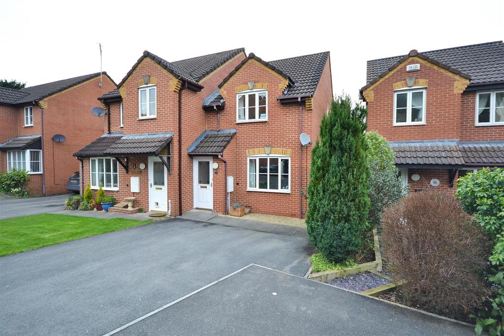 The Slade, Dursley, GL11 4JX 2 bed semi-detached house - £250,000