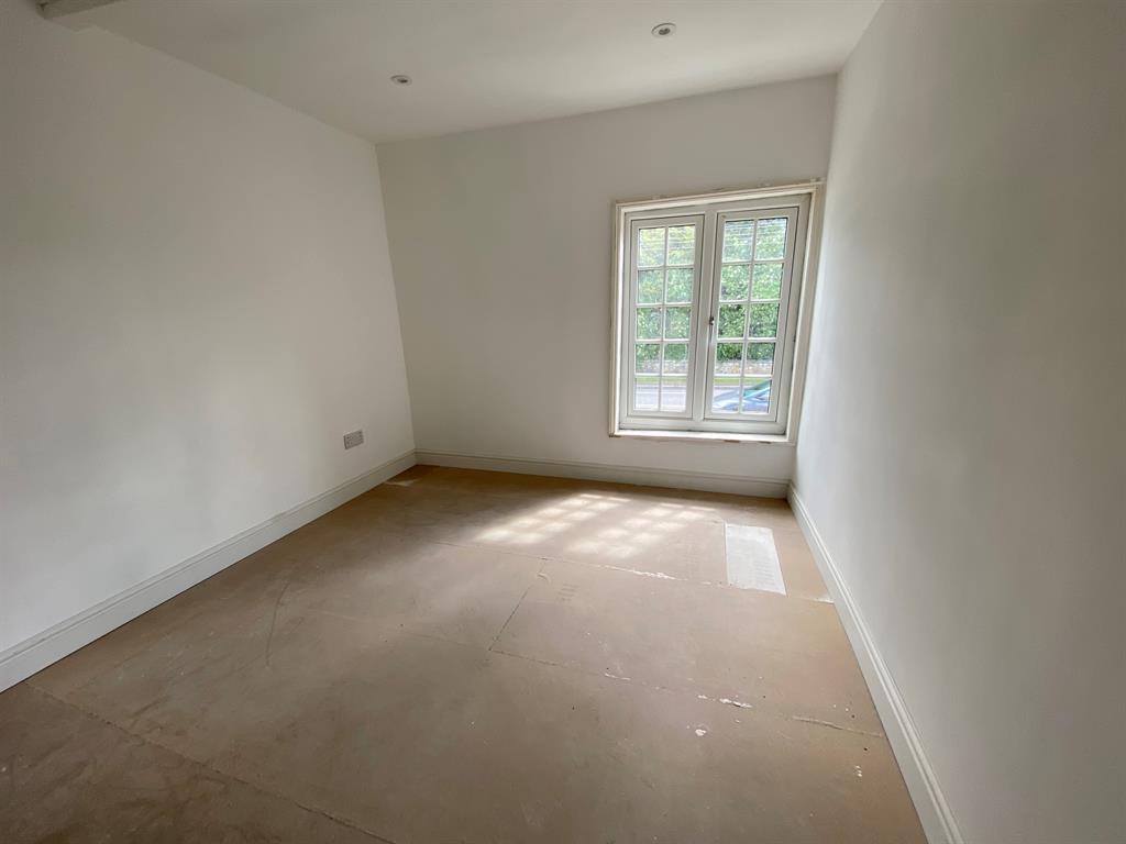 Newport, Berkeley, GL13 9PY 5 bed semi-detached house - £450,000