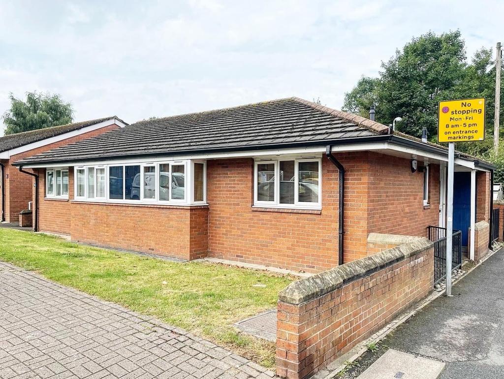 Ashby Court, Barnsley 2 bed semi-detached bungalow - £80,000