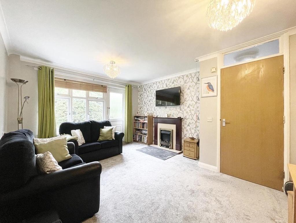 Ashby Court, Barnsley 2 bed semi-detached bungalow - £80,000