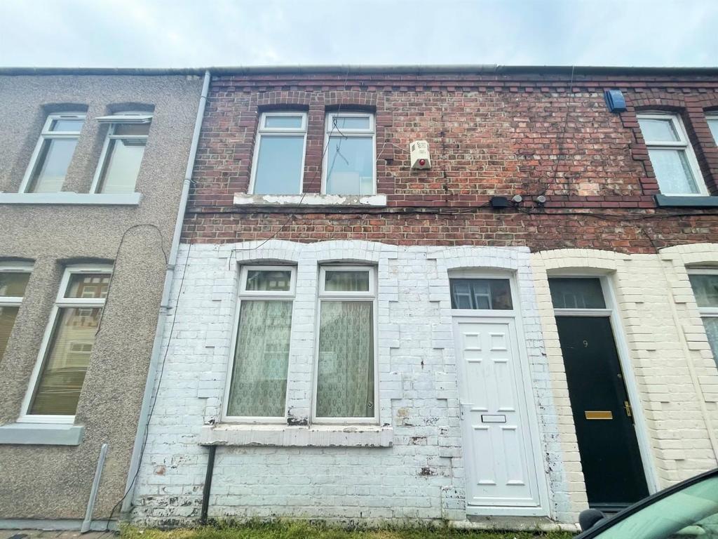 Essex Street, Middlesbrough 3 bed terraced house - £40,000