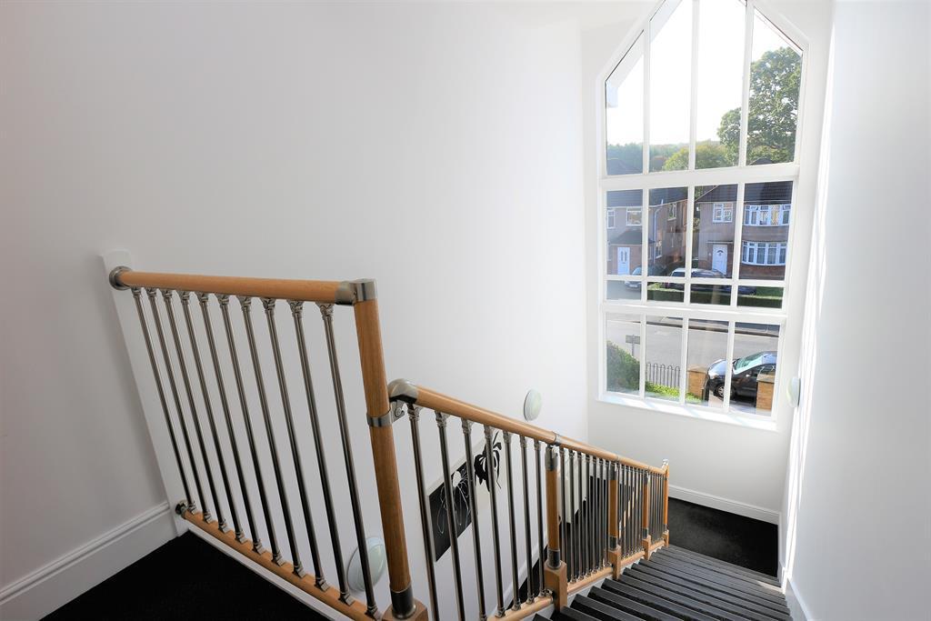 Main Road, Sidcup, DA14 6QL 2 bed flat - £1,400 pcm (£323 pw)