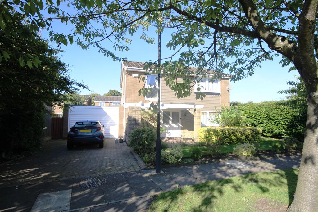 Earnshaw Way, Beaumont Park, Whitley... 4 bed detached house - £650,000