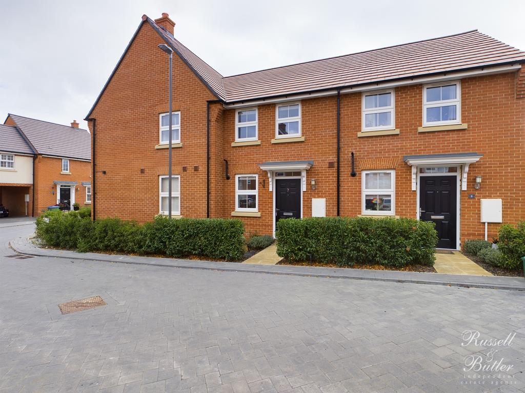 Botolph Mews, Buckingham 2 bed terraced house - £300,000