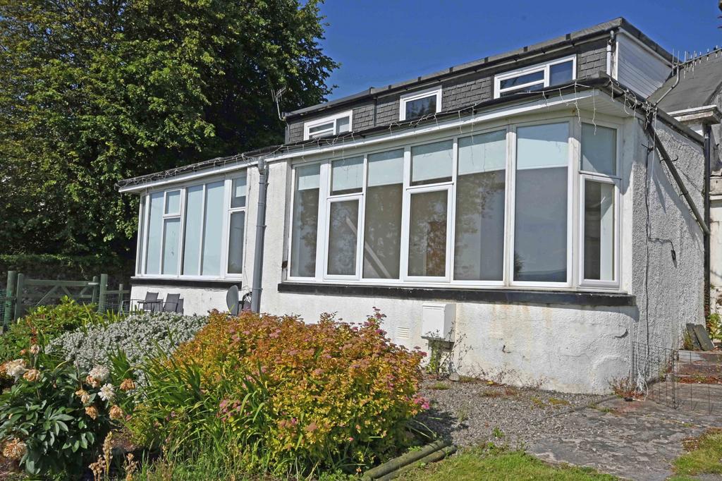 231 Alexandra Parade, Dunoon, Argyll, PA23 2 bed flat - £100,000