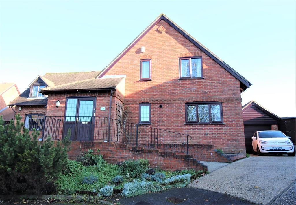Oak View, Tilehurst, Reading 3 bed detached house - £459,950