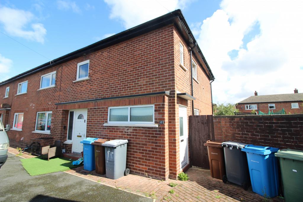 Fallowfield Road, Lytham St. Annes, FY8 2 bed flat - £75,000
