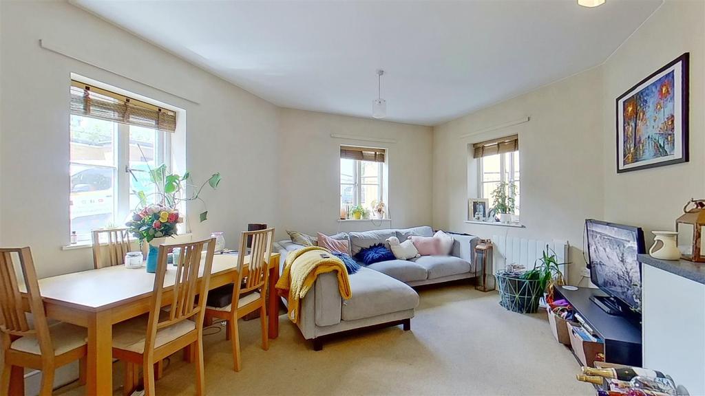 44 Denning MewsClapham South 2 bed flat - £2,050 pcm (£473 pw)