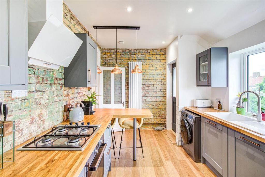 Gareth Grove, Bromley 1 bed flat - £250,000