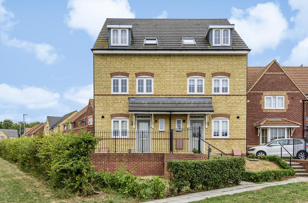 The Arc, St Andrews Ridge, Swindon, SN25 3 bed semi-detached house for ...