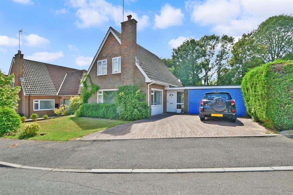Bridge Road, Rudgwick, West Sussex 3 bed detached house - £575,000